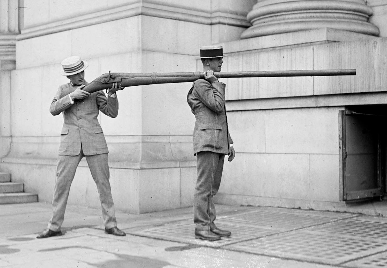 Punt Gun | The 1 Gauge Shotgun - WeaponsMan